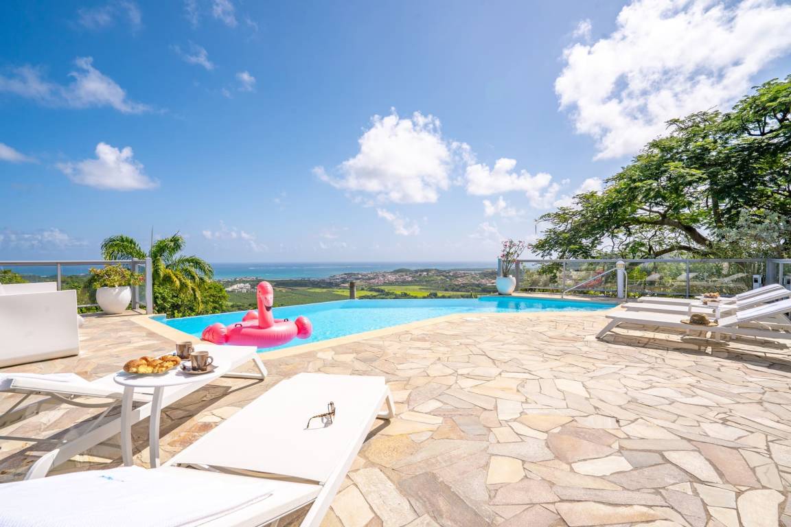 160 M² Villa ∙ 5 Bedrooms ∙ 11 Guests - Martinique