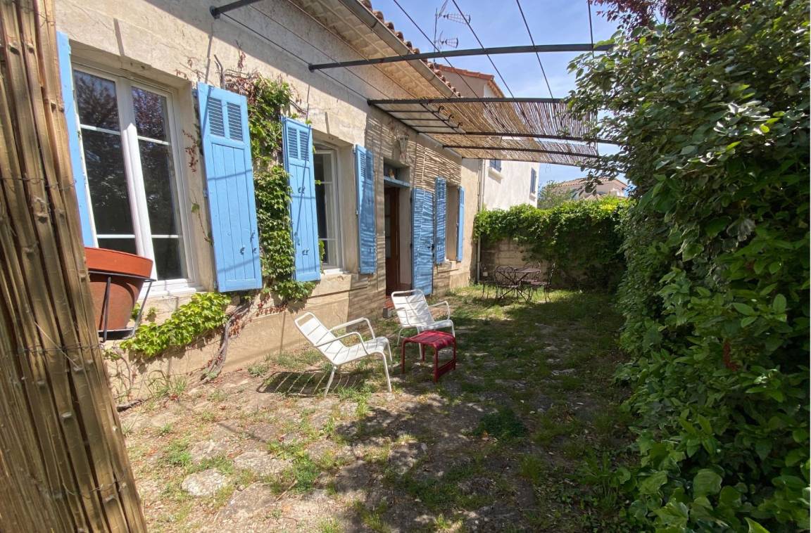 69 M² Maison De Vacances ∙ 1 Chambre ∙ 2 Personnes - Pélissanne