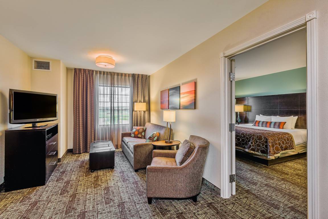 Condo ∙ 2 Bedrooms ∙ 4 Guests - North Dakota