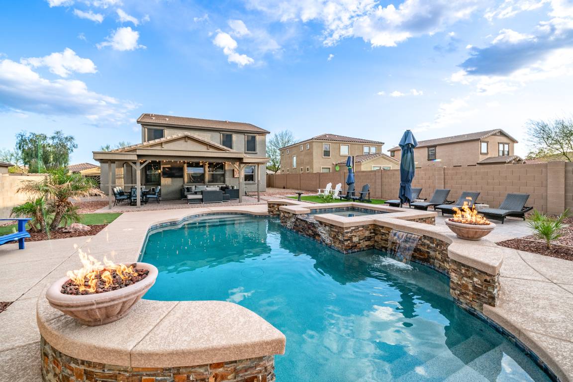 249 M² House ∙ 5 Bedrooms ∙ 12 Guests - Goodyear, AZ