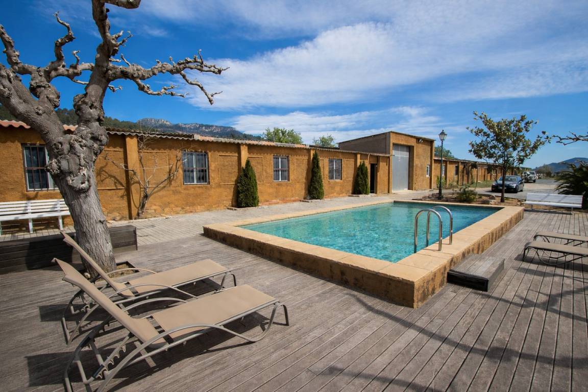 140 M² Villa ∙ 5 Bedrooms ∙ 13 Guests - Siurana