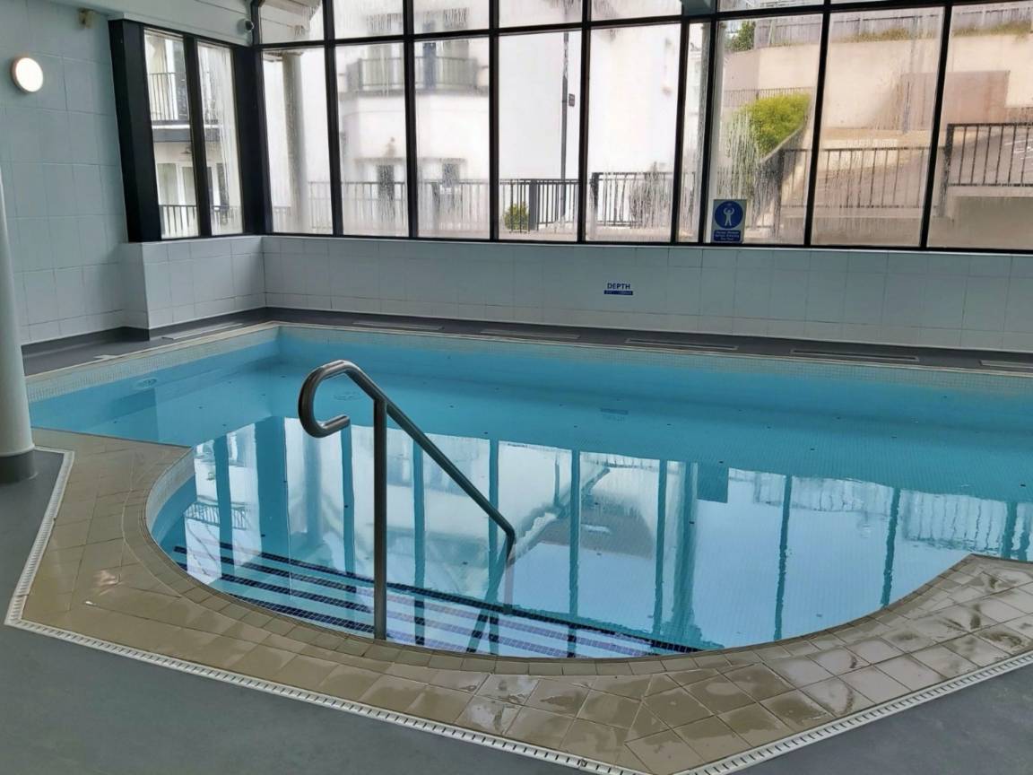 100 M² Apartment ∙ 3 Bedrooms ∙ 5 Guests - Tenby