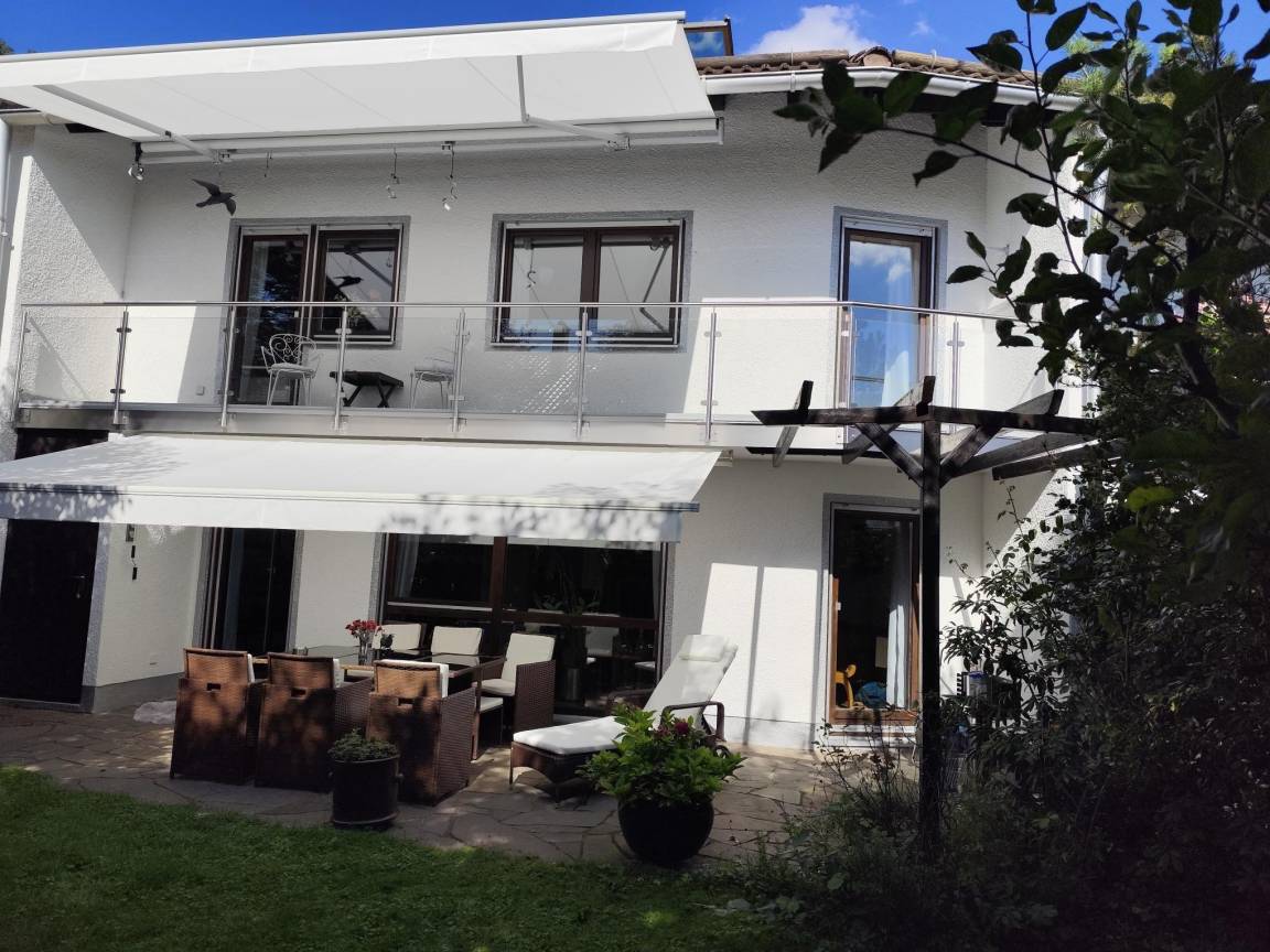 272 M² Ferienhaus ∙ 4 Schlafzimmer ∙ 6 Gäste - Starnberg