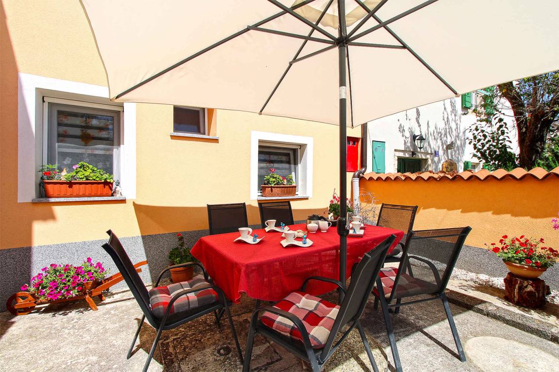 75 M² Appartement ∙ 2 Chambres ∙ 6 Personnes - Rakalj