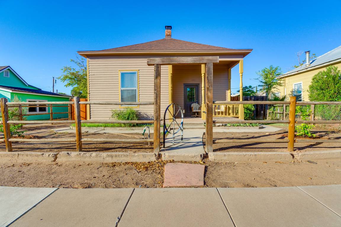 92 M² Talo ∙ 2 Makuuhuonetta ∙ 4 Vierasta - Wickenburg, AZ