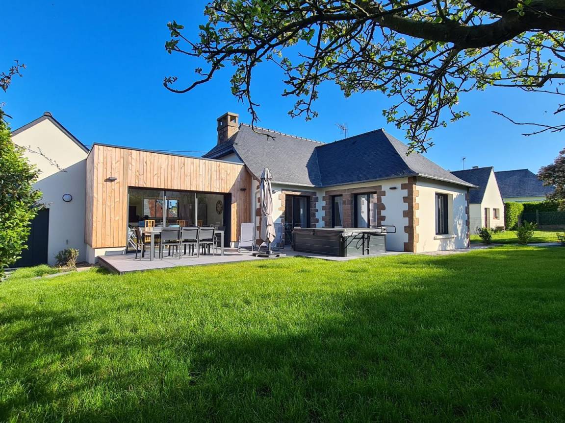 97 M² Gîte ∙ 3 Chambres ∙ 8 Personnes - Perros-Guirec