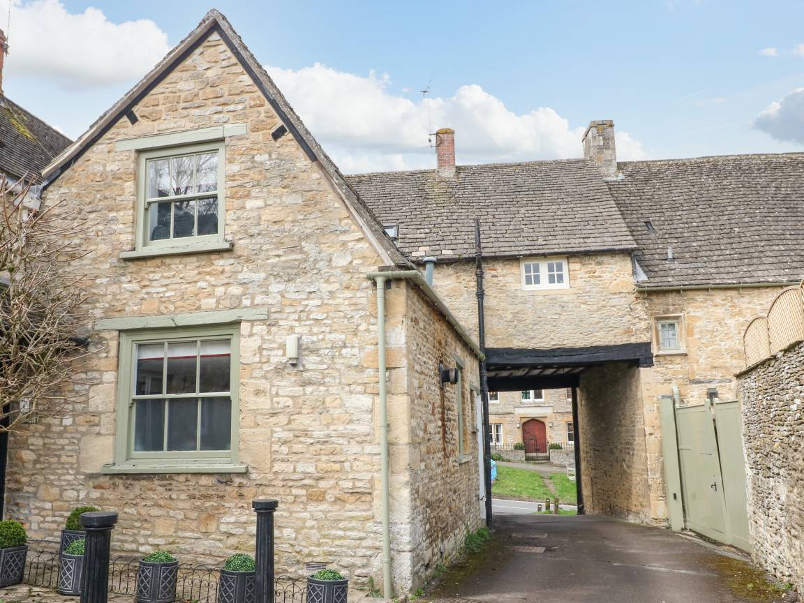 Cottage ∙ 2 Bedrooms ∙ 4 Guests - Burford