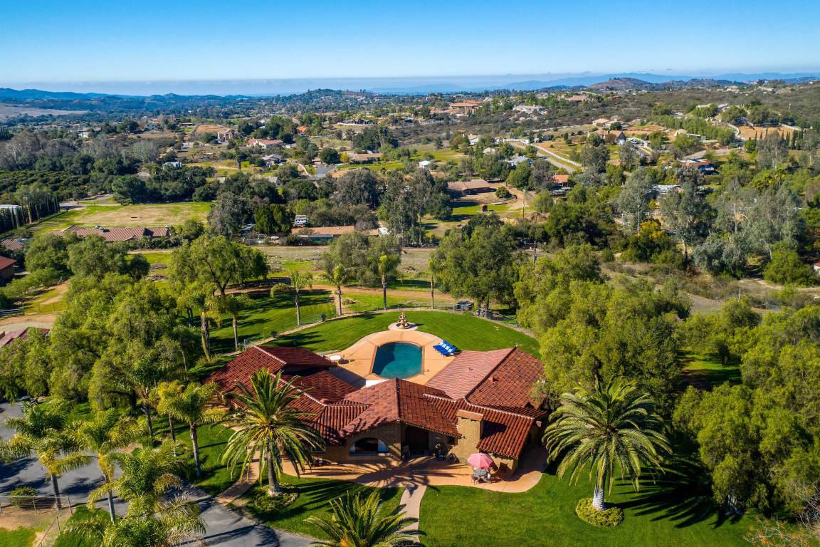346 M² House ∙ 3 Bedrooms ∙ 8 Guests - Valley View Casino & Hotel