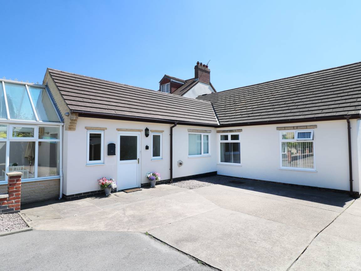 Cottage ∙ 3 Bedrooms ∙ 5 Guests - Chesterfield