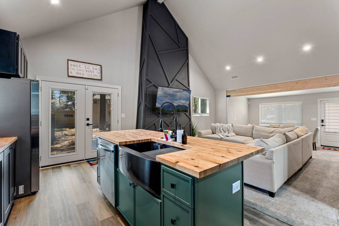 Cabin ∙ 3 Bedrooms ∙ 6 Guests - Flagstaff, AZ