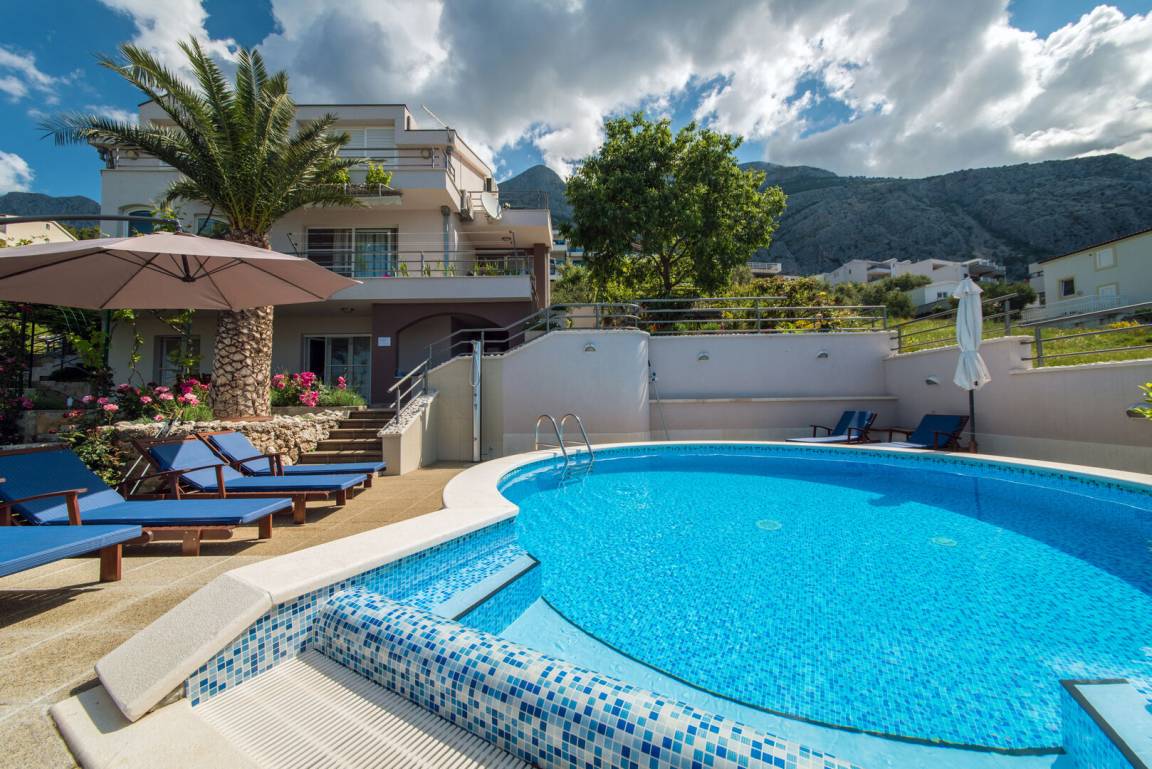 350 M² Maison De Vacances ∙ 5 Chambres ∙ 10 Personnes - Makarska