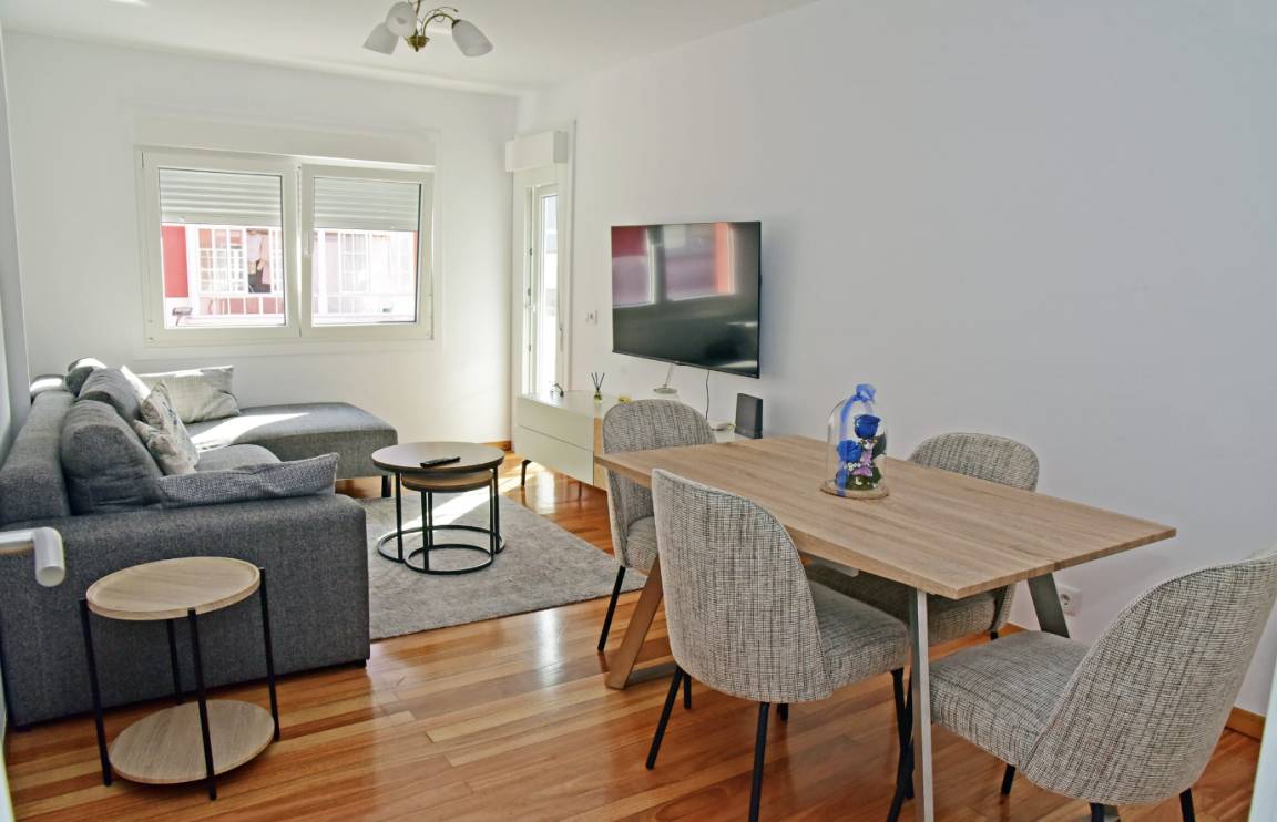 102 M² Apartamento ∙ 3 Habitaciones ∙ 6 Huéspedes - Noia