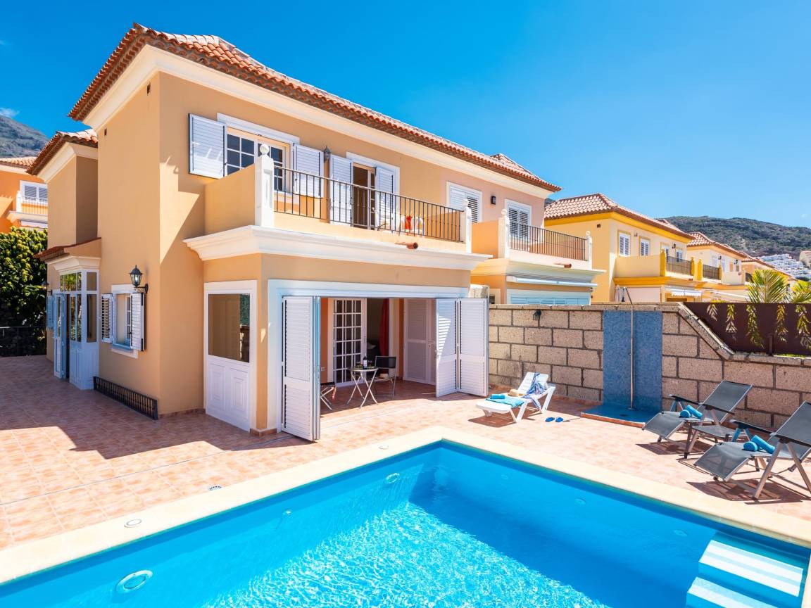 150 M² Villa ∙ 4 Habitaciones ∙ 8 Huéspedes - Costa Adeje