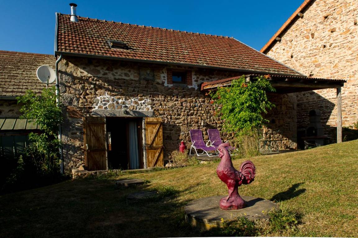 100 M² Gîte ∙ 2 Schlafzimmer ∙ 4 Gäste - Auvergne