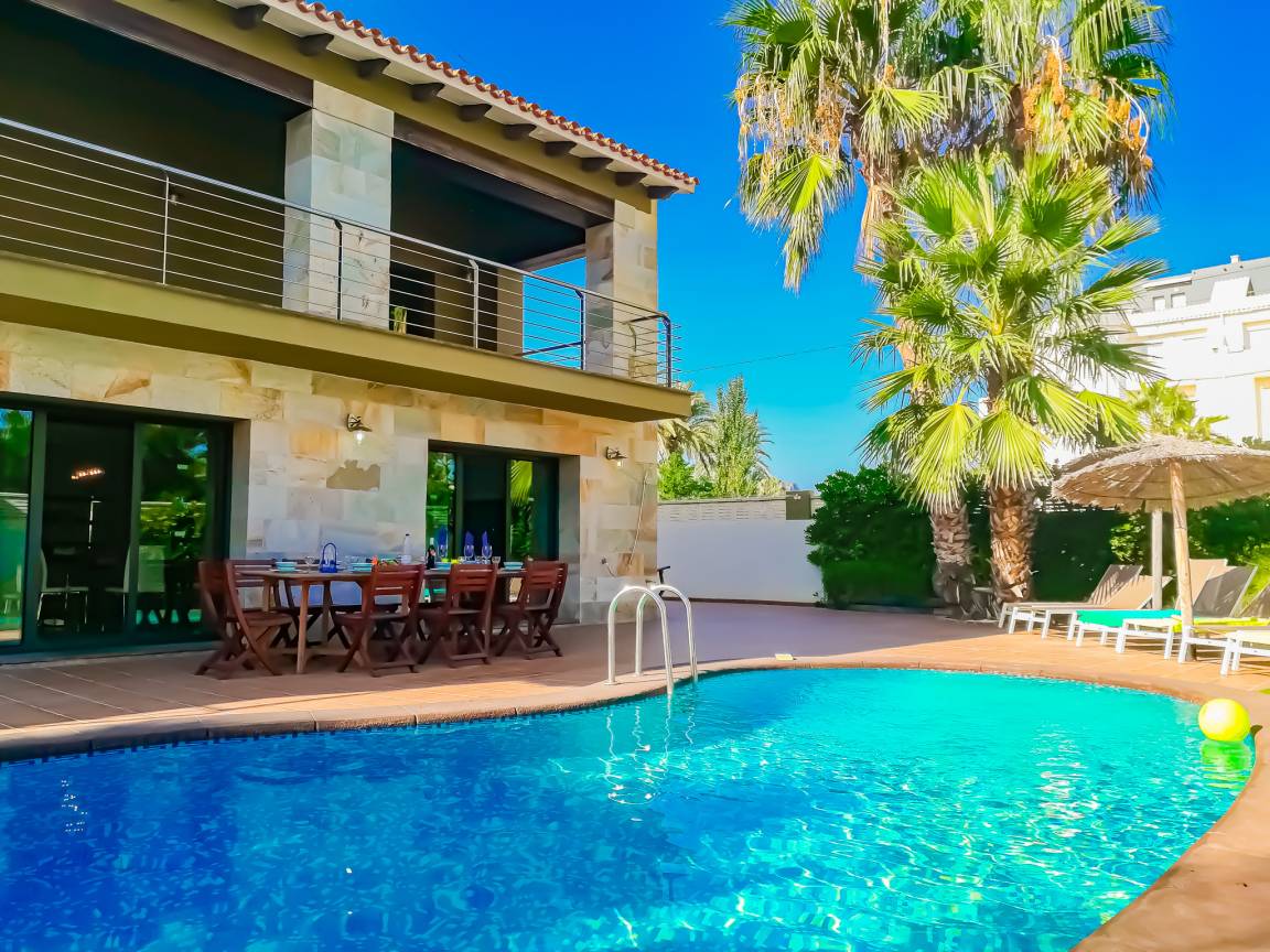 200 M² Villa ∙ 5 Habitaciones ∙ 10 Huéspedes - Denia