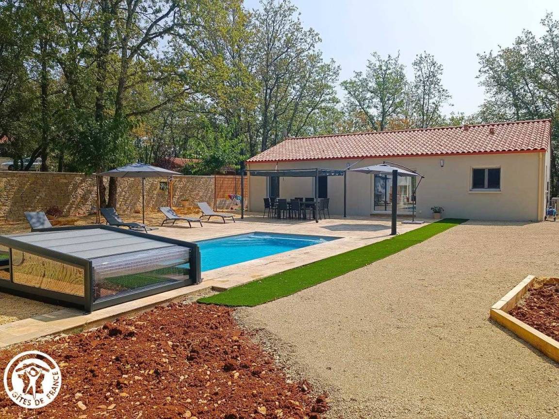 97 M² Gîte ∙ 3 Chambres ∙ 6 Personnes - Albas