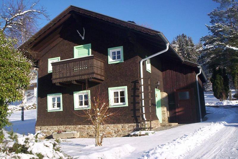 100 M² Ferienhaus ∙ 2 Schlafzimmer ∙ 6 Gäste - Viechtach