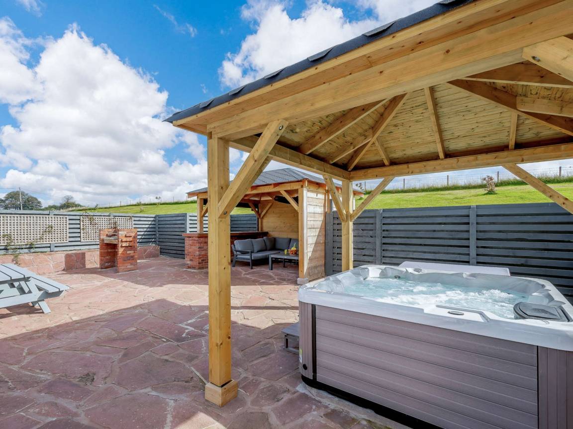 Cottage ∙ 3 Bedrooms ∙ 6 Guests - Loch Lomond