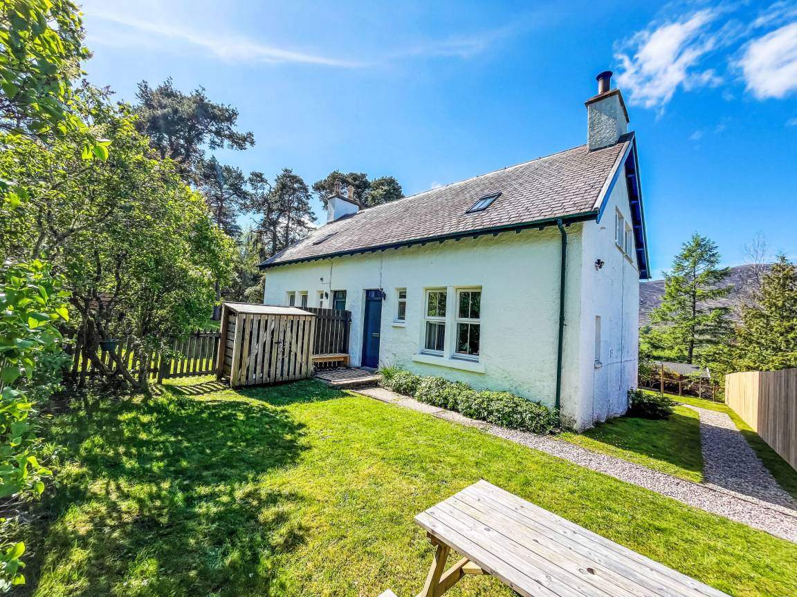 65 M² House ∙ 2 Bedrooms ∙ 4 Guests - Boat of Garten