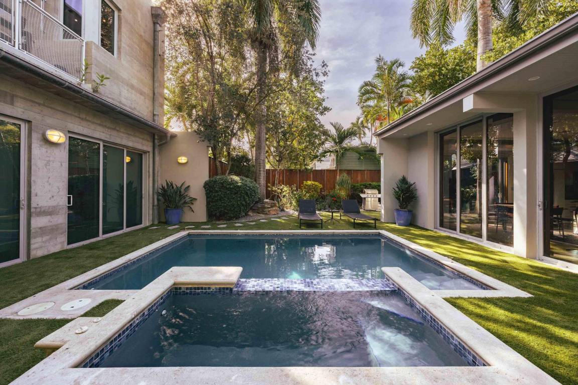 Apartment ∙ 4 Bedrooms ∙ 12 Guests - Key West, FL