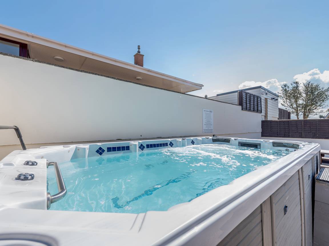 Cottage ∙ 6 Bedrooms ∙ 12 Guests - England