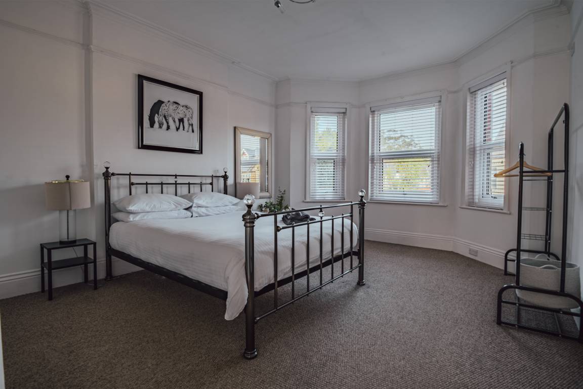 130 M² Apartment ∙ 3 Bedrooms ∙ 5 Guests - Poole