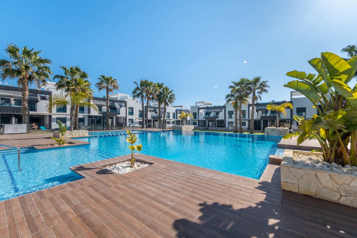 80 M² Apartamento ∙ 2 Habitaciones ∙ 4 Huéspedes - Cabo Roig