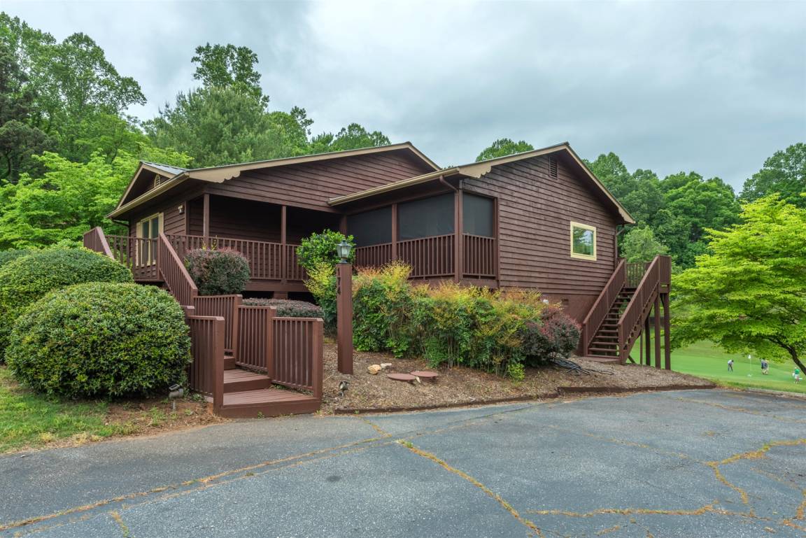 House ∙ 2 Bedrooms ∙ 6 Guests - Lake Lure, NC