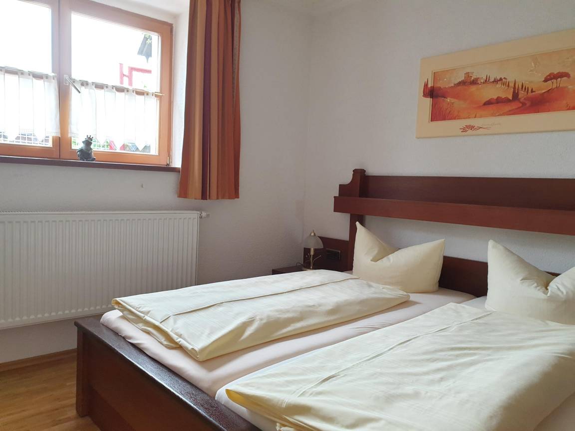 40 M² Ferienwohnung ∙ 1 Schlafzimmer ∙ 2 Gäste - Sulzbach-Rosenberg