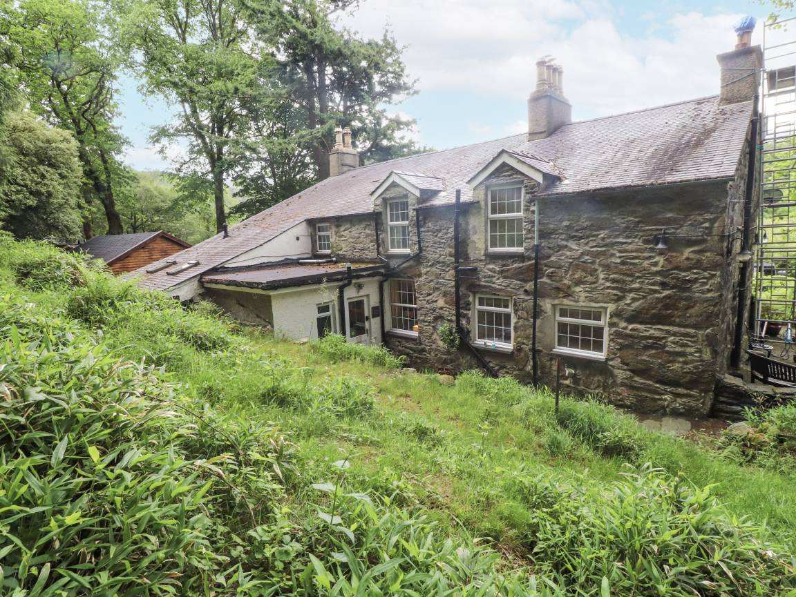 Cottage ∙ 2 Bedrooms ∙ 4 Guests - Beddgelert