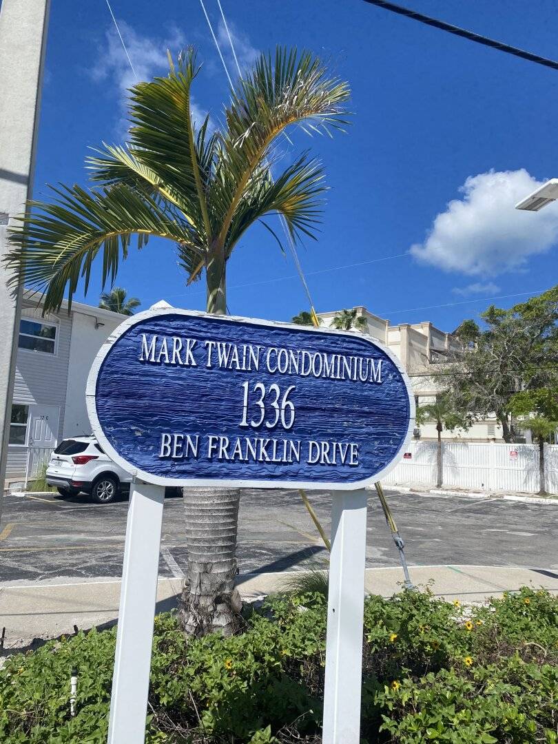 Condo ∙ 1 Bedroom ∙ 2 Guests - Sarasota, FL
