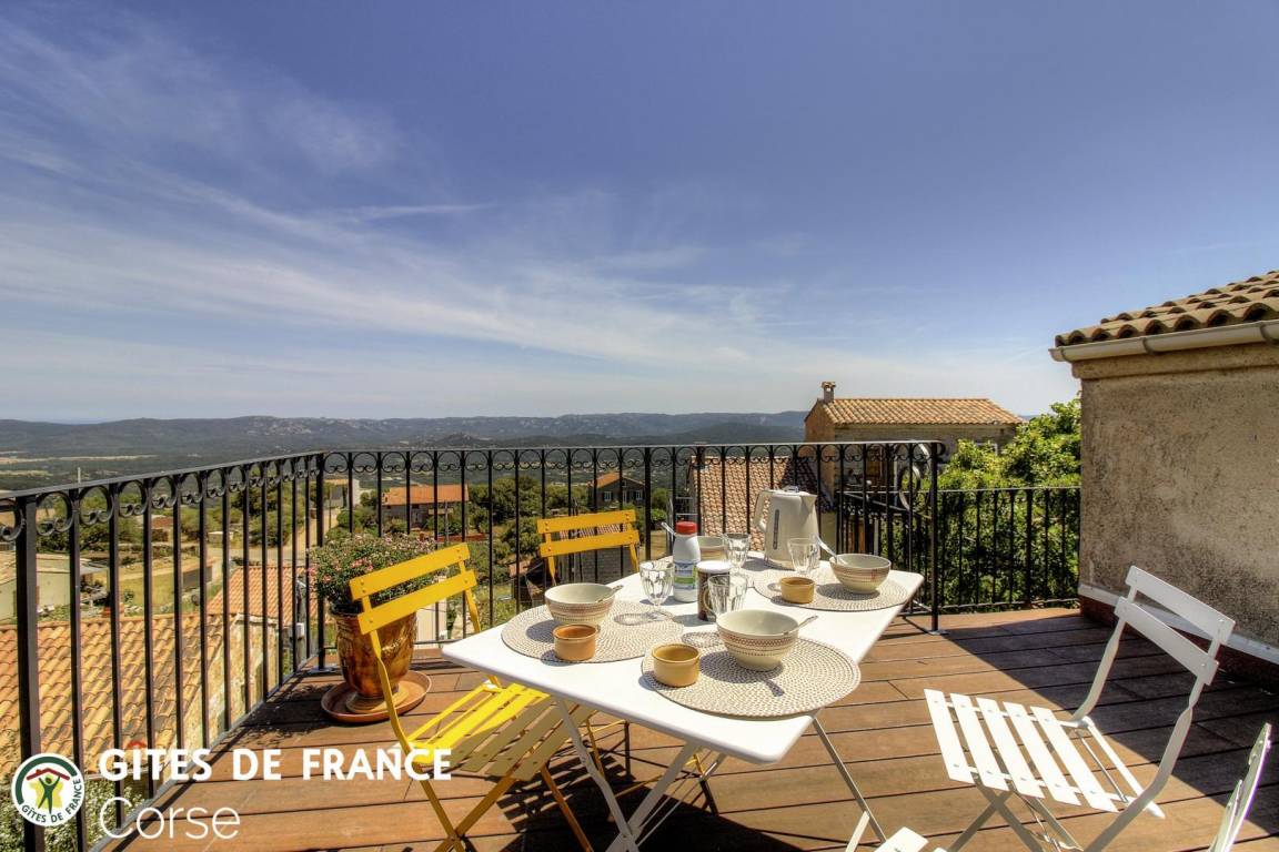 64 M² Gîte ∙ 2 Chambres ∙ 4 Personnes - Figari