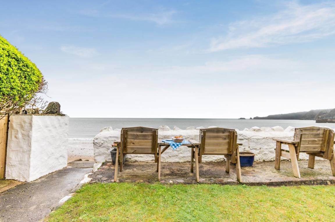 Apartment ∙ 2 Bedrooms ∙ 4 Guests - Tenby