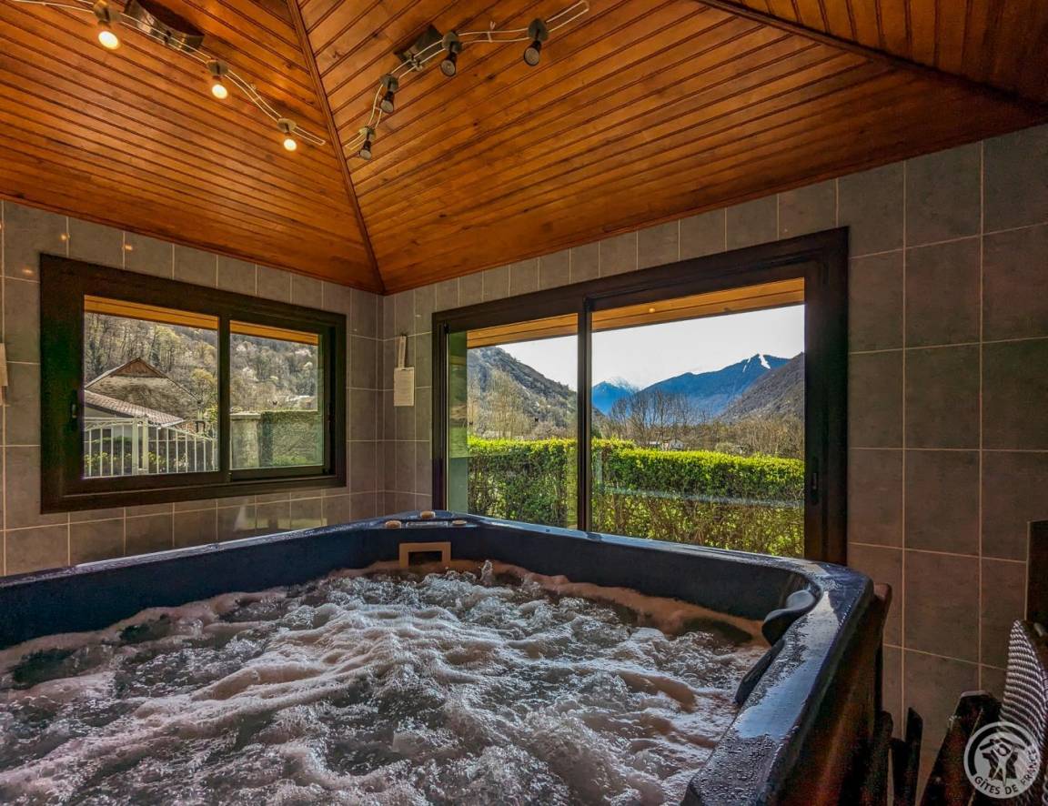 140 M² Gîte ∙ 4 Chambres ∙ 10 Personnes - Pyrénées