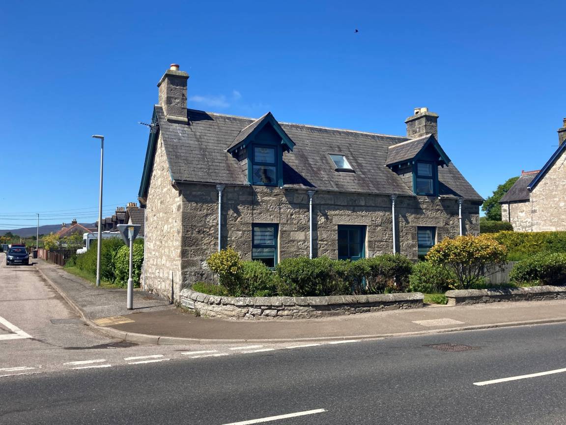 82 M² Apartment ∙ 2 Bedrooms ∙ 4 Guests - Brora