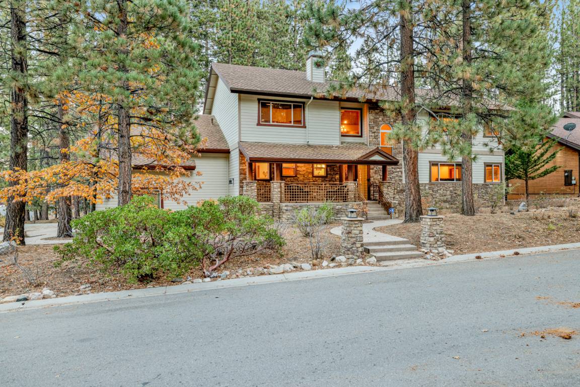 357 M² Chalet ∙ 4 Bedrooms ∙ 16 Guests - Big Bear, CA