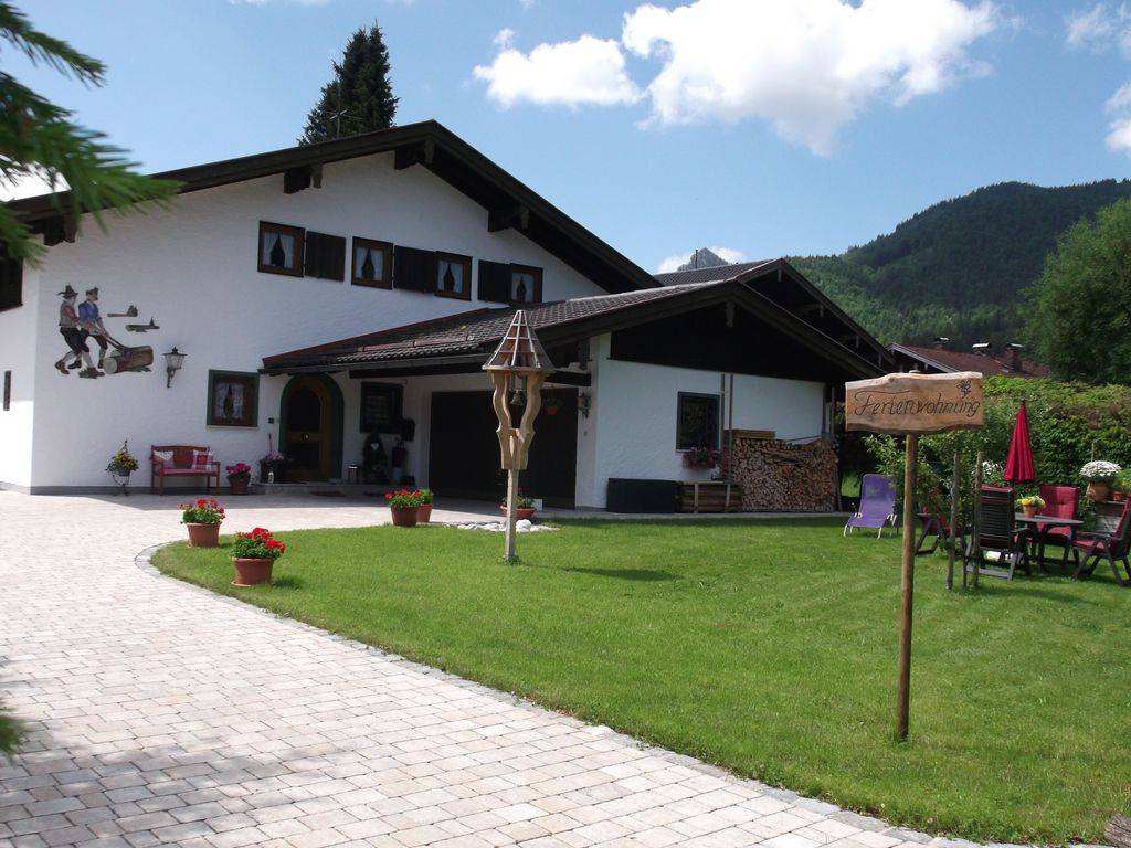 95 M² Apartment ∙ 2 Bedrooms ∙ 4 Guests - Tegernsee