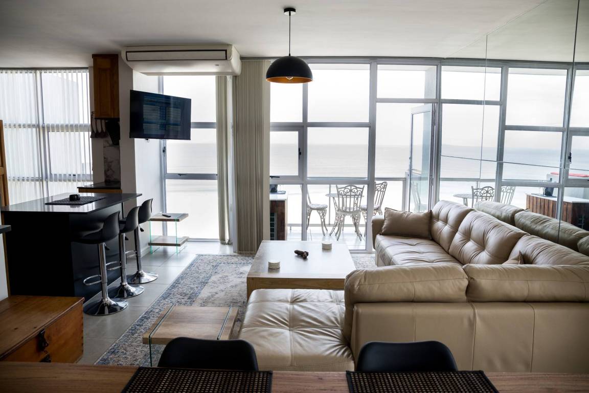 96 M² Apartment ∙ 3 Bedrooms ∙ 6 Guests - Somerset West