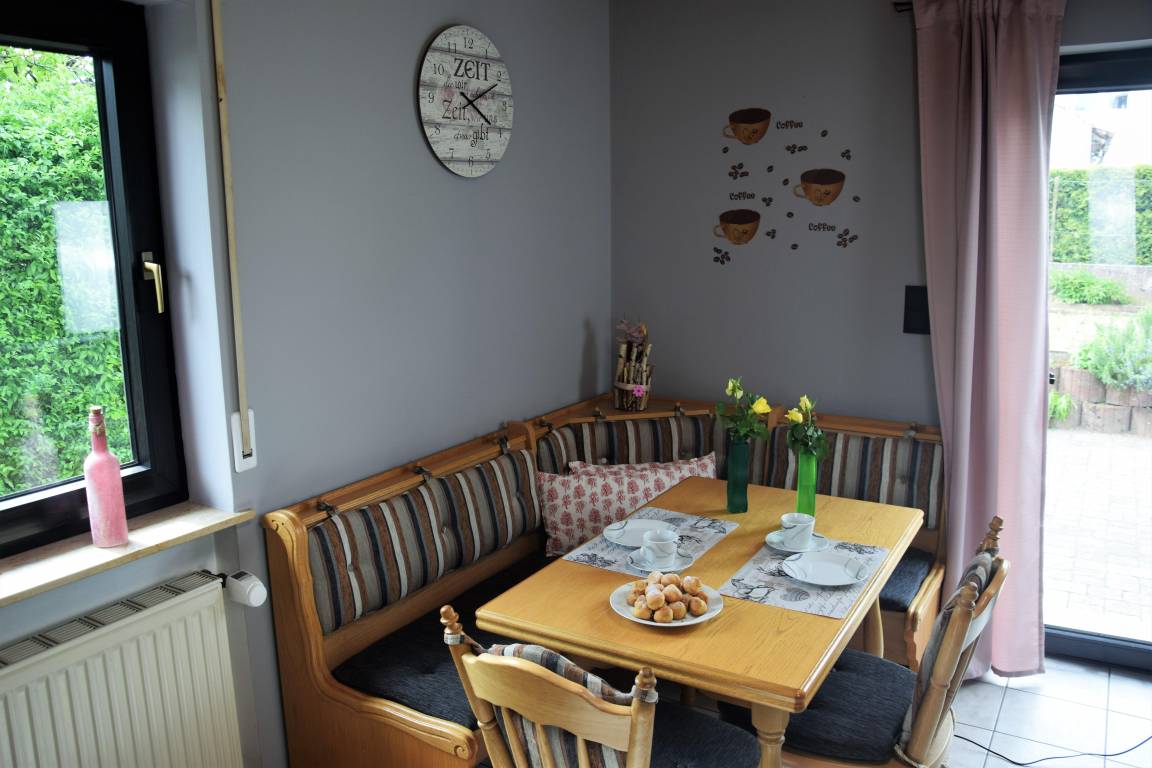 110 M² Ferienwohnung ∙ 2 Schlafzimmer ∙ 4 Gäste - Hauenstein