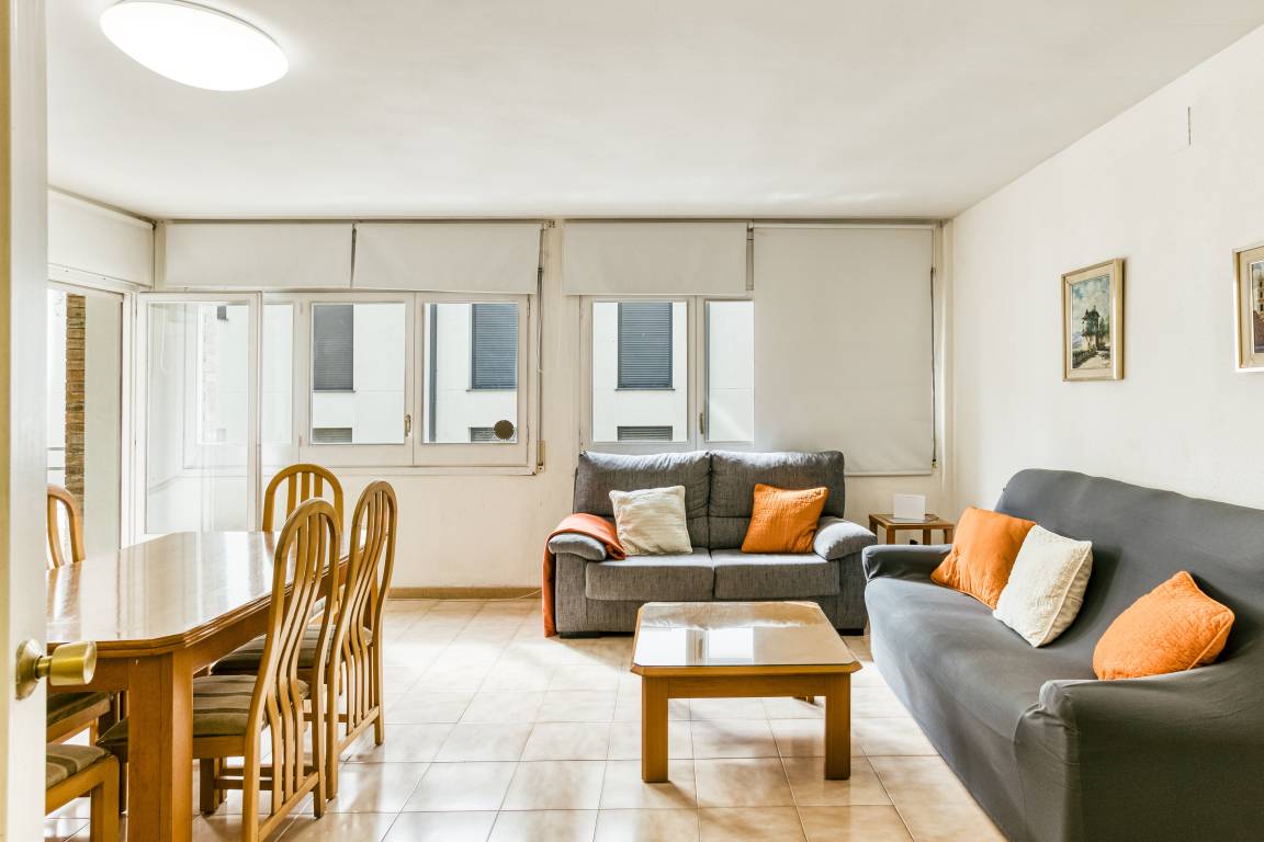 90 M² Apartamento ∙ 3 Habitaciones ∙ 6 Huéspedes - Roses