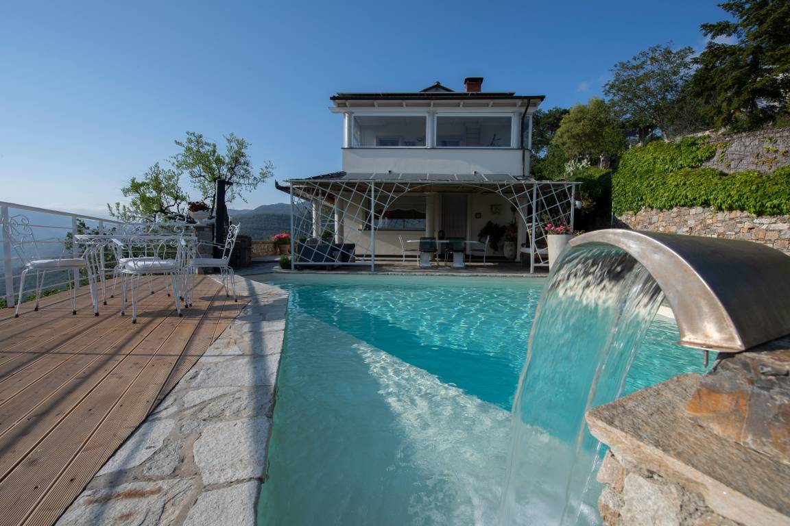 150 M² Villa ∙ 2 Bedrooms ∙ 4 Guests - Imperia