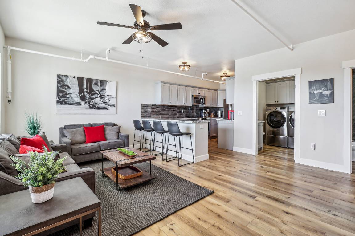 111 M² Apartment ∙ 2 Bedrooms ∙ 4 Guests - Washoe Lake State Park, New Washoe City