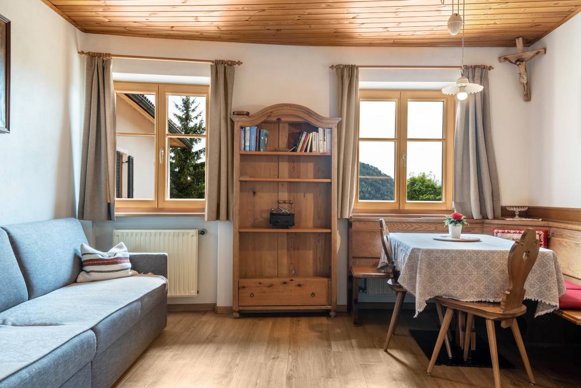 60 M² Ferienwohnung ∙ 2 Schlafzimmer ∙ 4 Gäste - Kastelruth