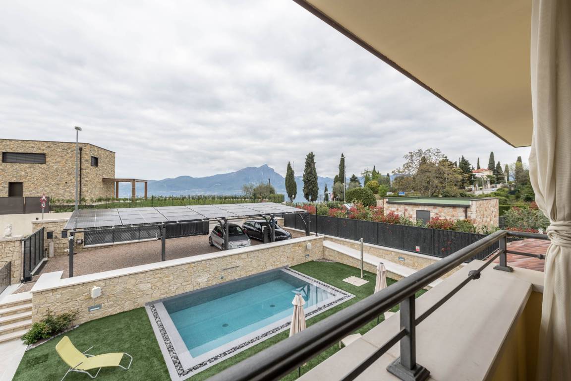140 M² Apartment ∙ 3 Bedrooms ∙ 6 Guests - Torri del Benaco