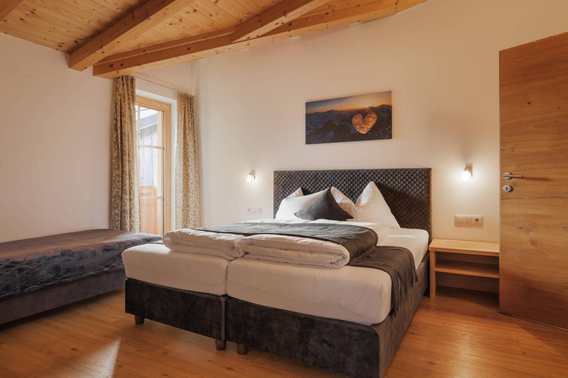 65 M² Ferienwohnung ∙ 1 Schlafzimmer ∙ 4 Gäste - Fügen
