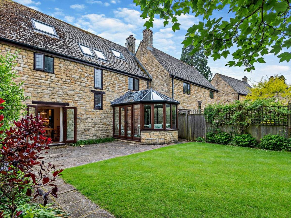 Cottage ∙ 5 Bedrooms ∙ 9 Guests - Bourton-on-the-Water