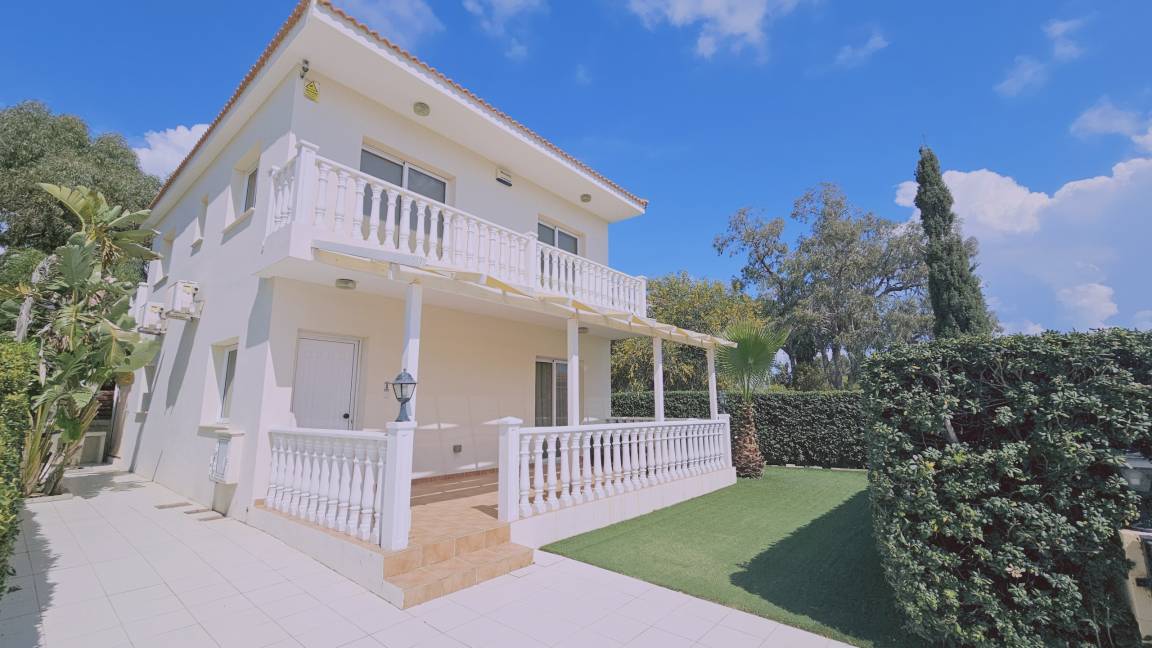140 M² House ∙ 3 Bedrooms ∙ 6 Guests - Ayia Napa