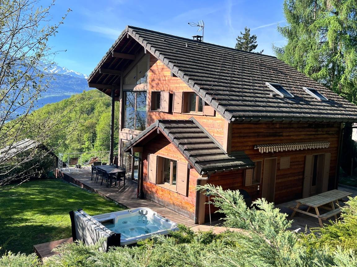 150 M² Chalet ∙ 4 Chambres ∙ 10 Personnes - Albertville