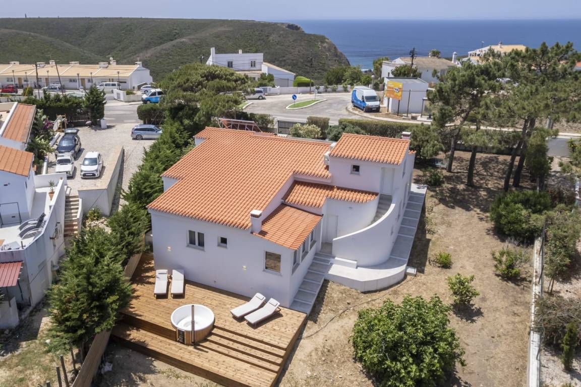 146 M² Villa ∙ 5 Bedrooms ∙ 9 Guests - Aljezur