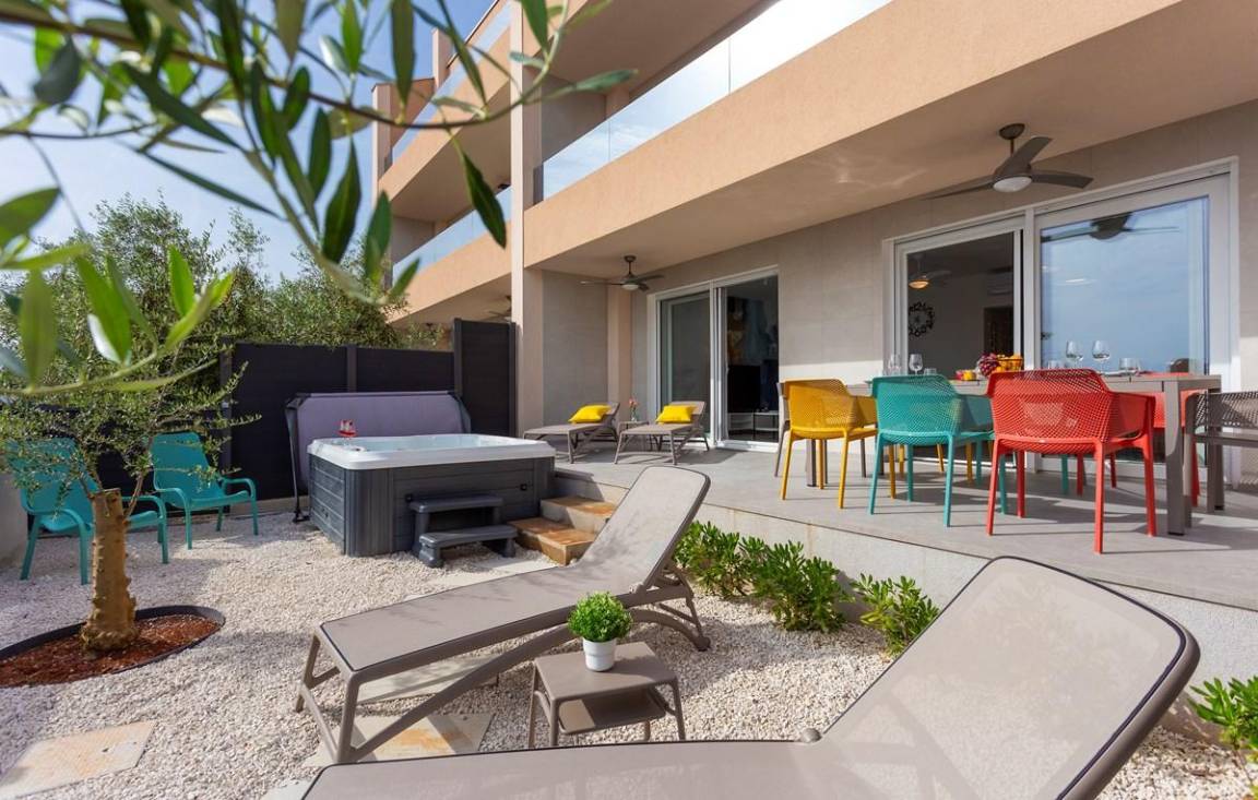 200 M² Ferienwohnung ∙ 4 Schlafzimmer ∙ 10 Gäste - Ližnjan